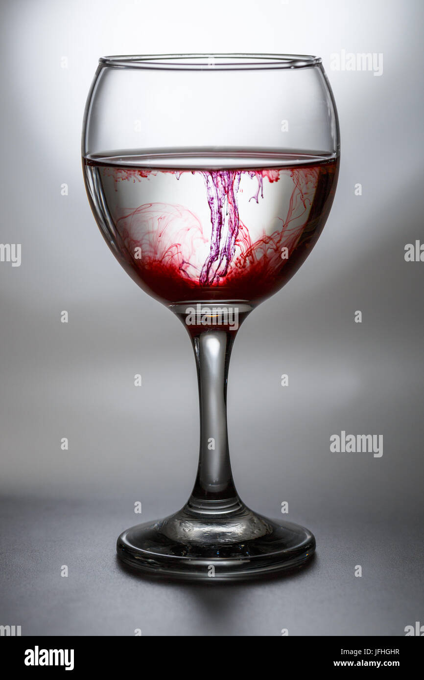 Vin rouge en verre Banque de photographies et d’images à haute ...