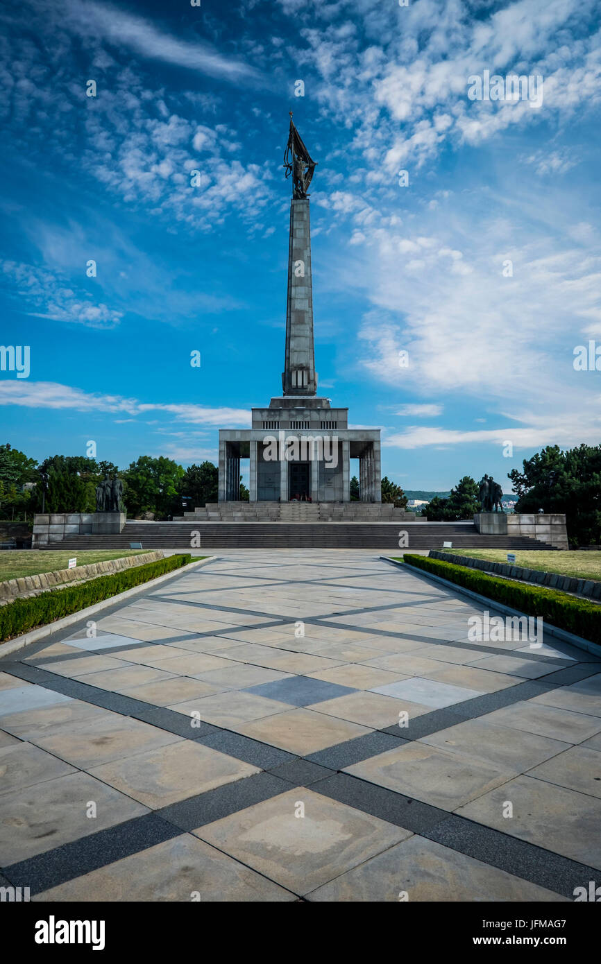 Monument commémoratif de slavin et cimetière militaire Banque de ...