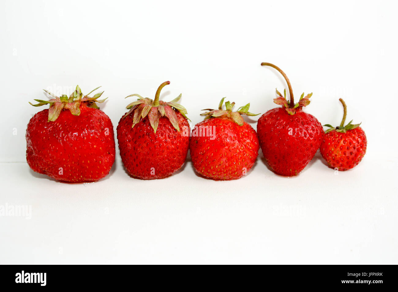 Le concept du type de personnages féminins. Cinq victoires de fruits ...