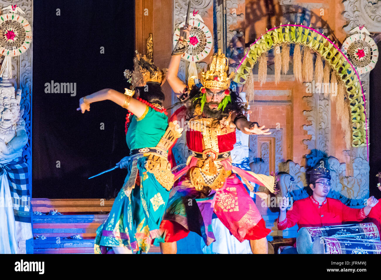 Bali, Indonésie - 2 mai 2017 : les danseurs traditionnels de Bali ...