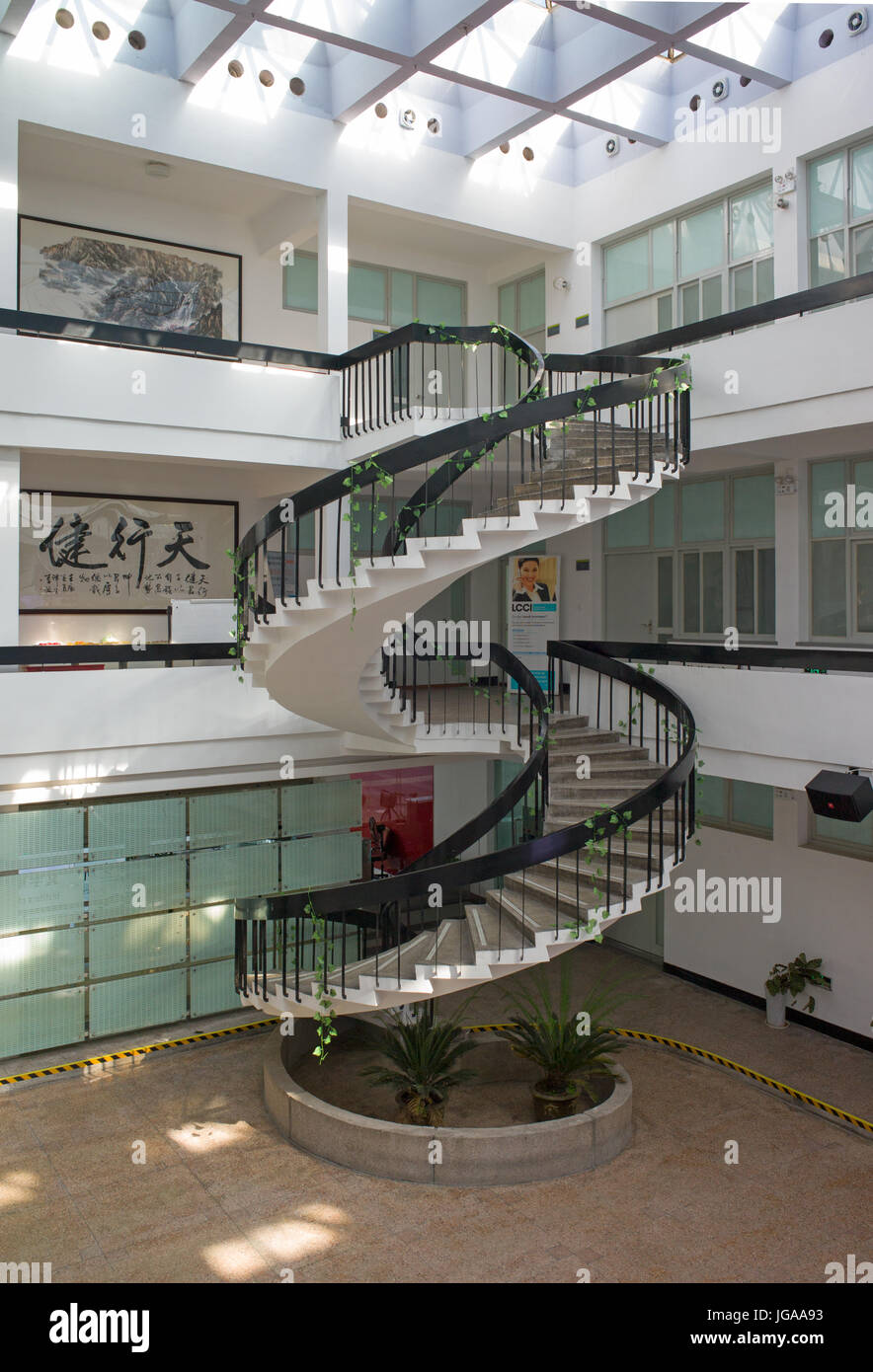 Escalier atrium Banque de photographies et d’images à haute résolution ...