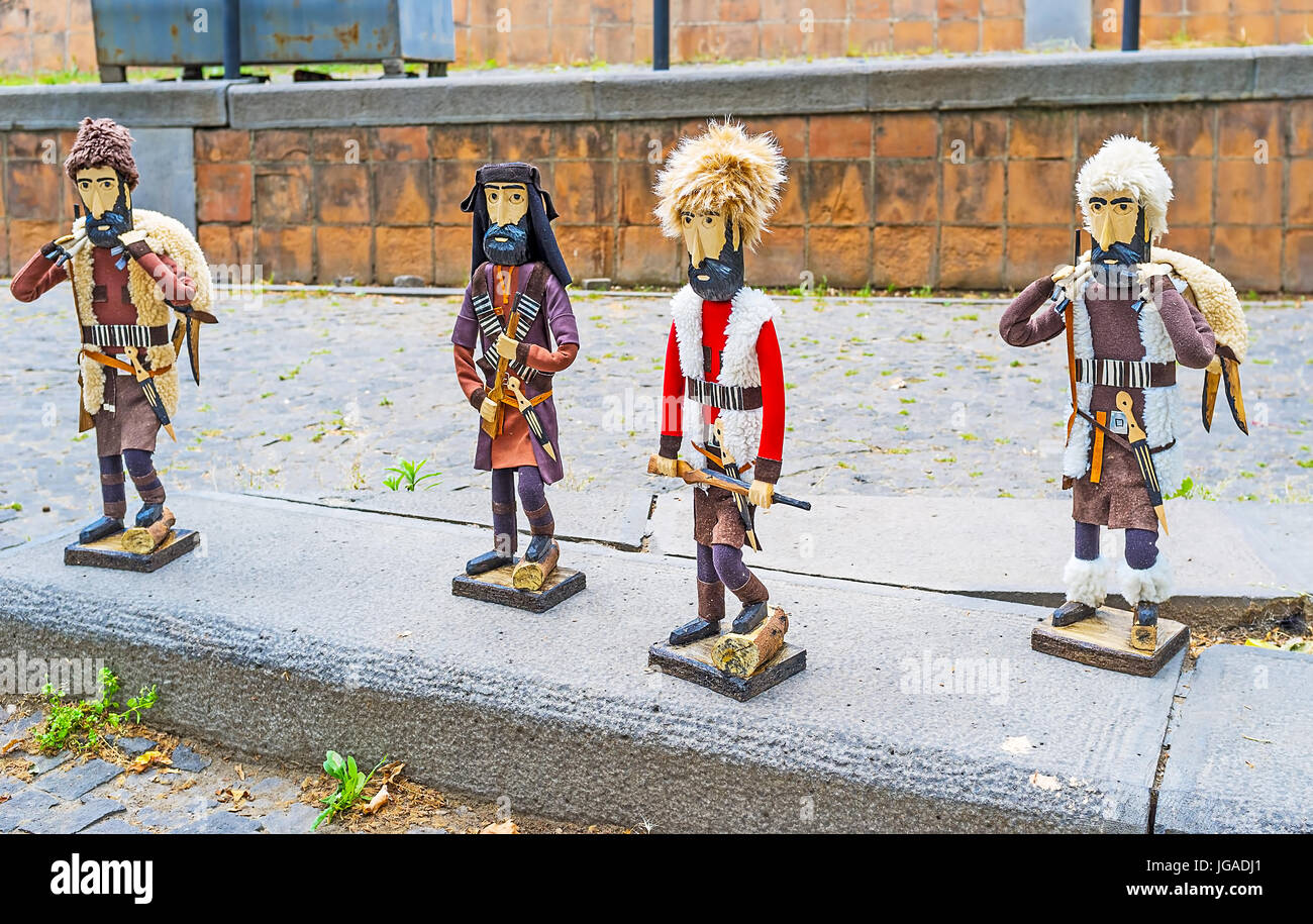 Le souvenir des poupées en costume national de différentes régions de ...