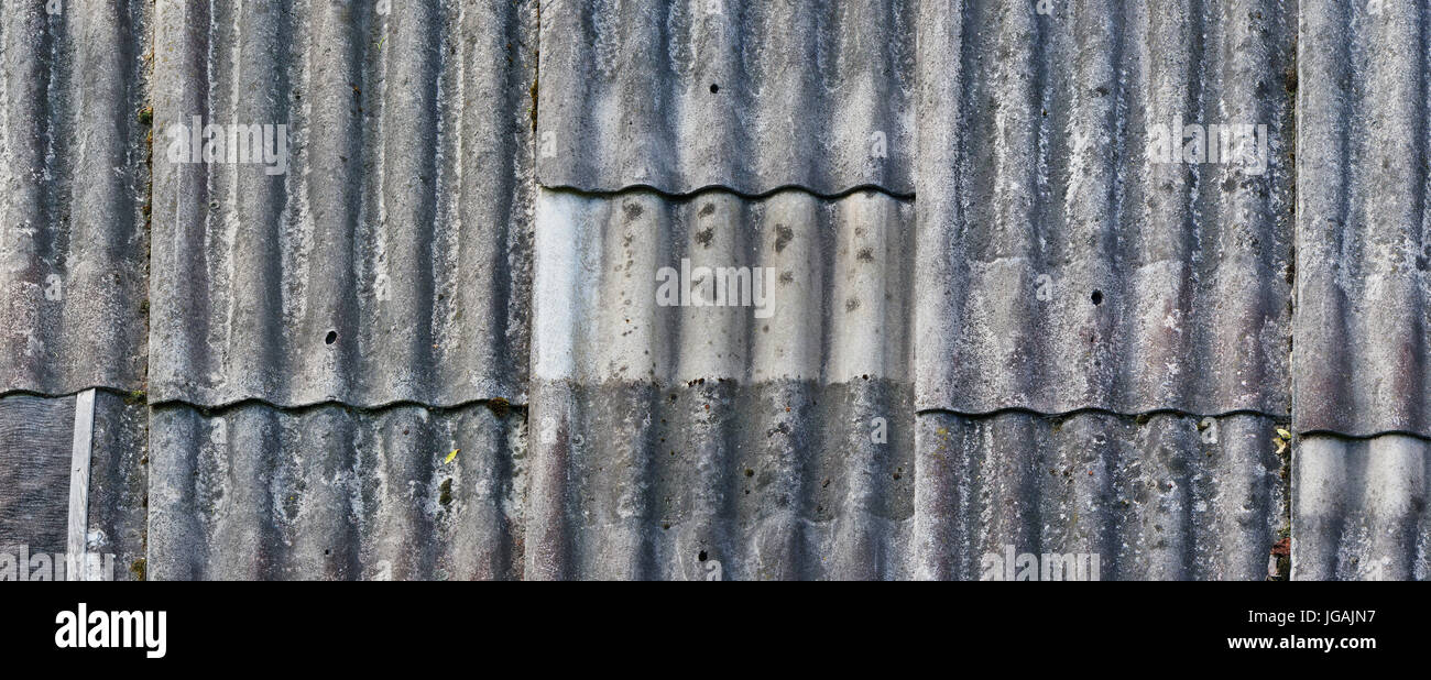 Toiture en fibro ciment en amiante ciment Banque de photographies et d ...