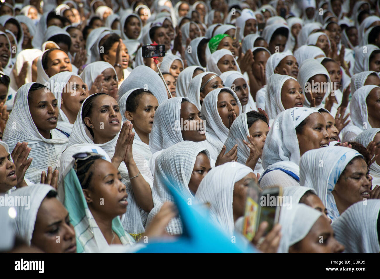 Christian women Banque de photographies et d’images à haute résolution ...