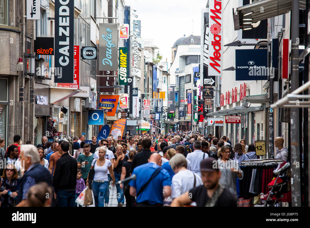 Shopping Street Cologne Banque d'image et photos - Alamy