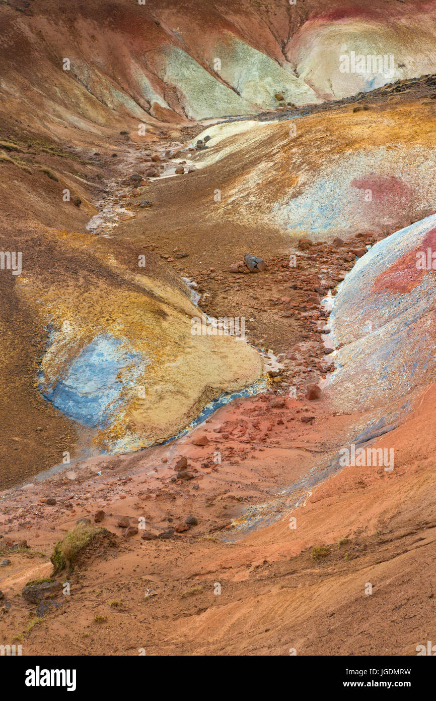 Seltun, montrant le champ géothermique de fumerolles volcaniques, de ...