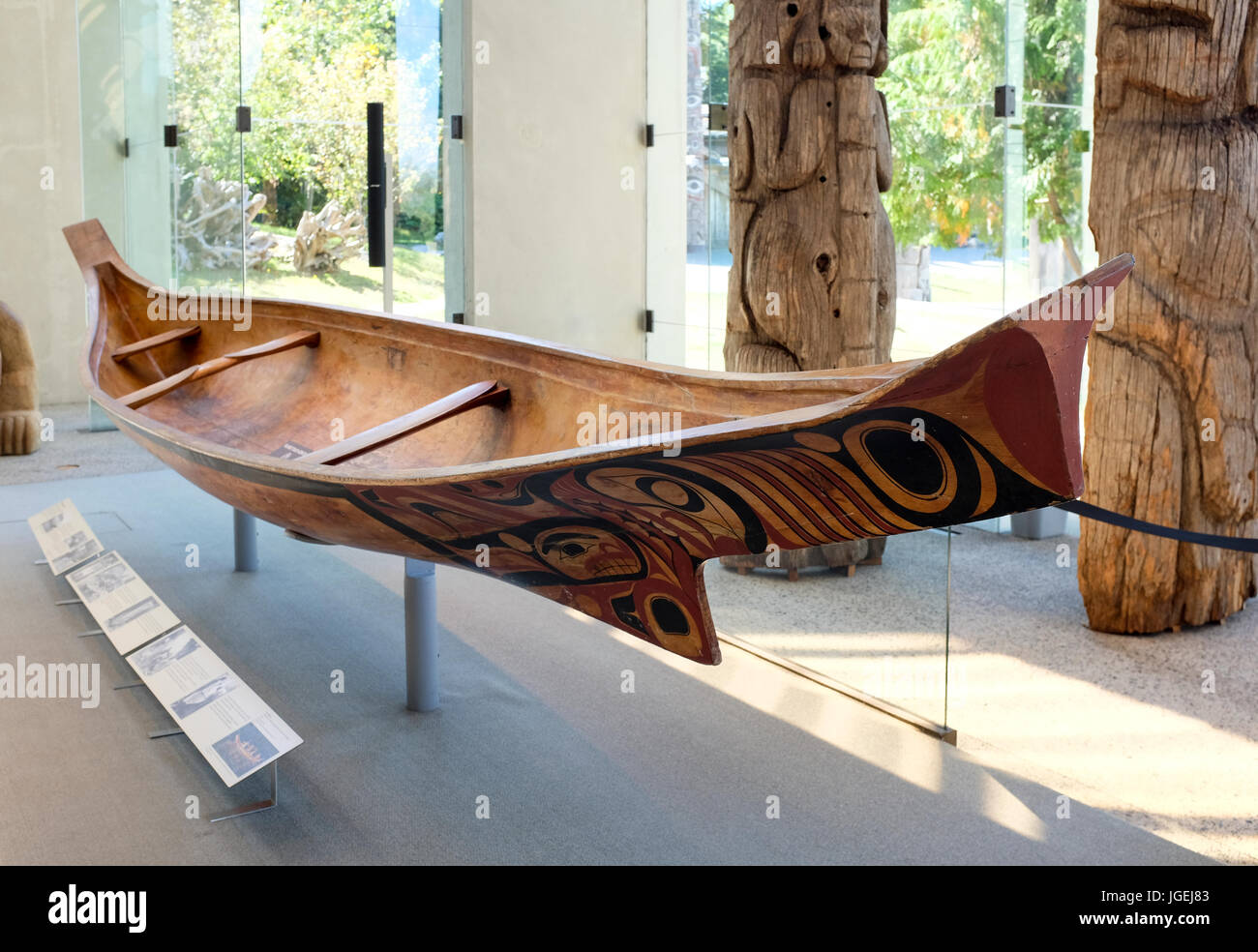 Canoe museum Banque de photographies et d’images à haute résolution - Alamy