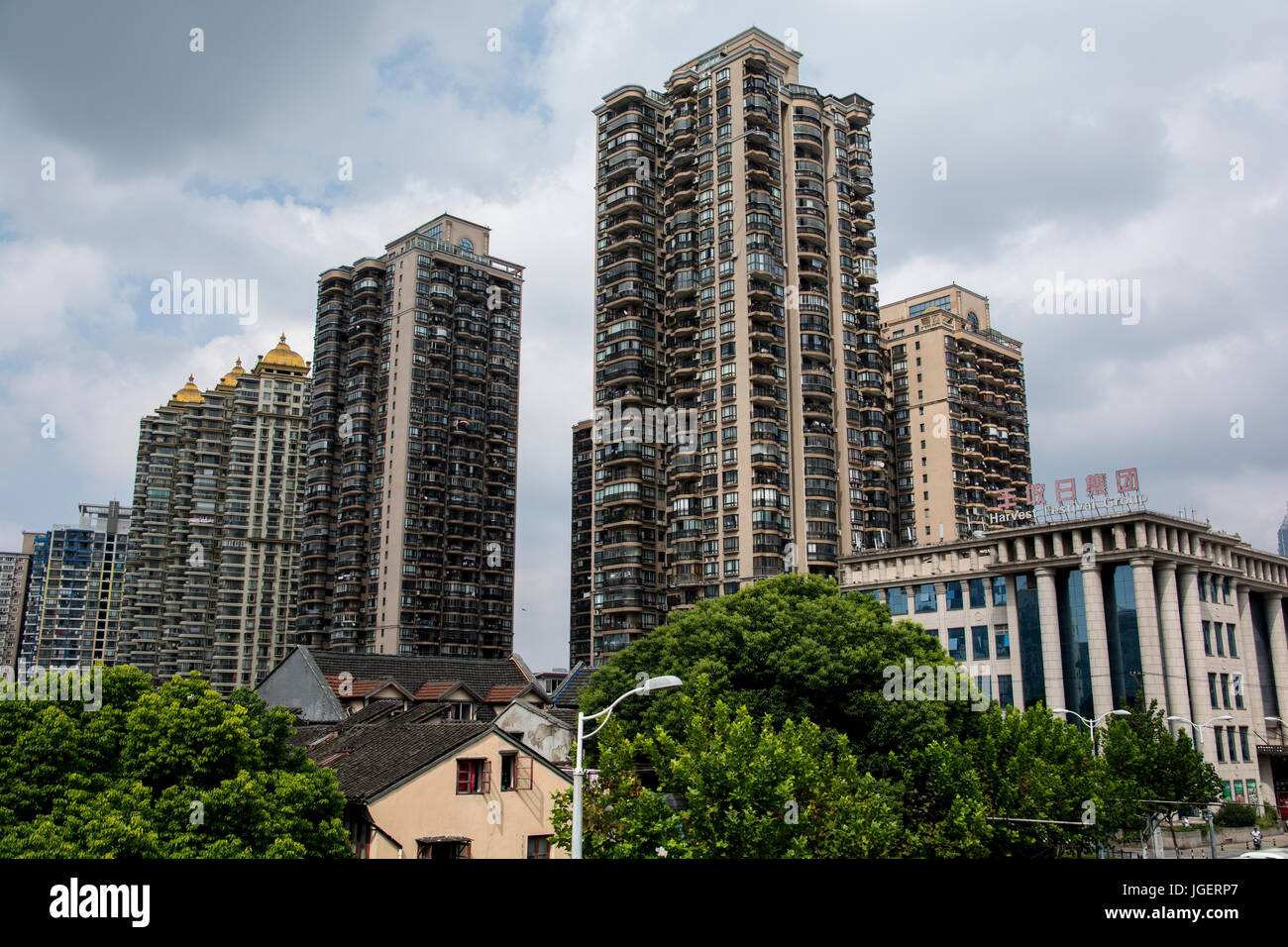 Shanghai apartment buildings Banque de photographies et d’images à ...