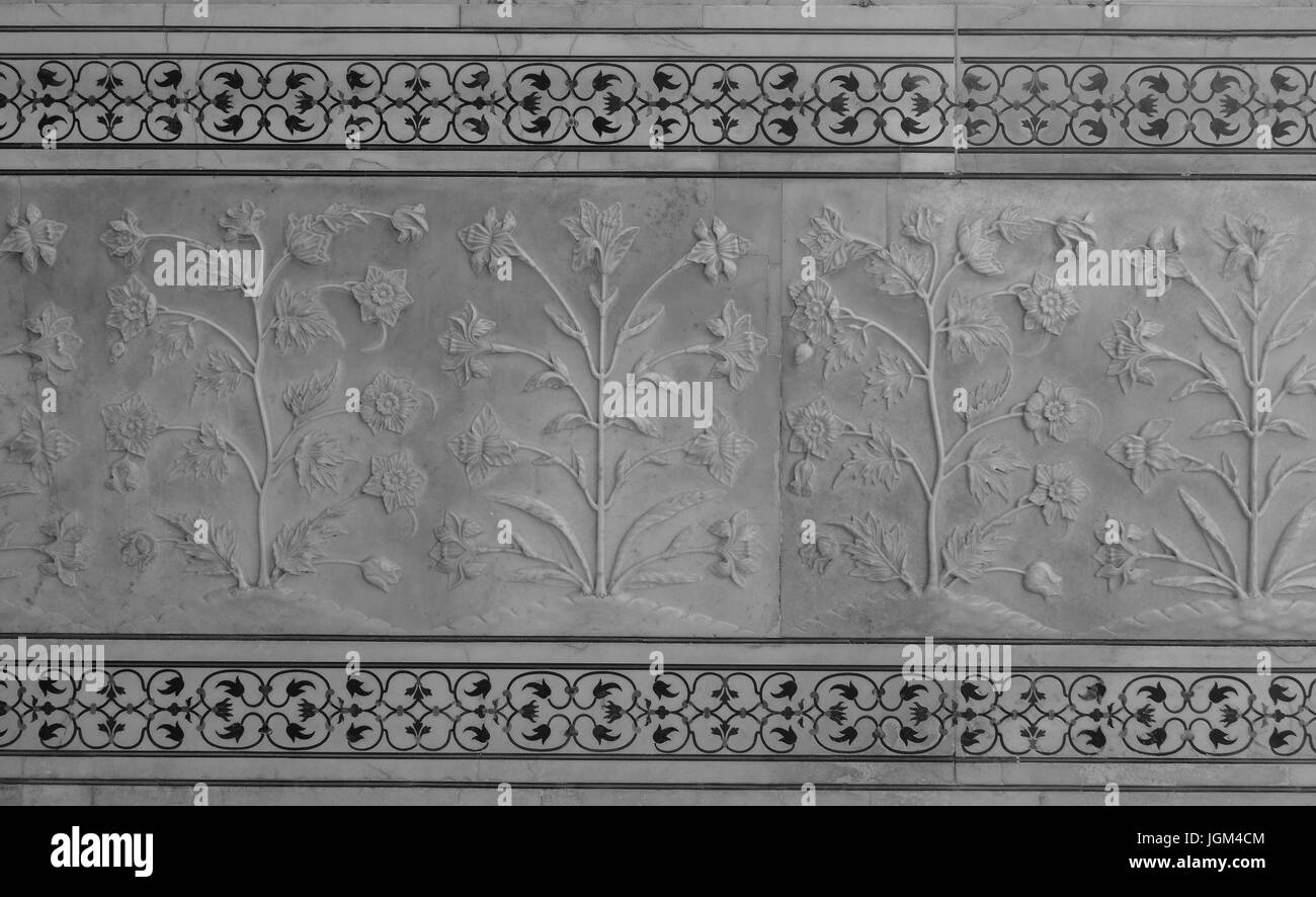Décorations sur le mable mur à Taj Mahal à Agra, Inde. C'est l'un des ...