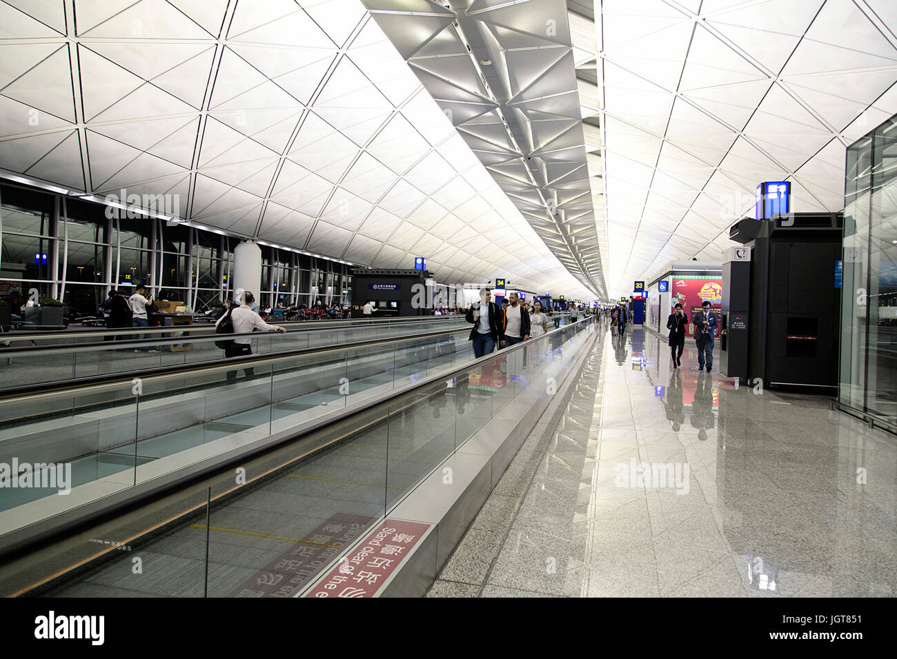 Travelator hong kong Banque de photographies et d’images à haute ...