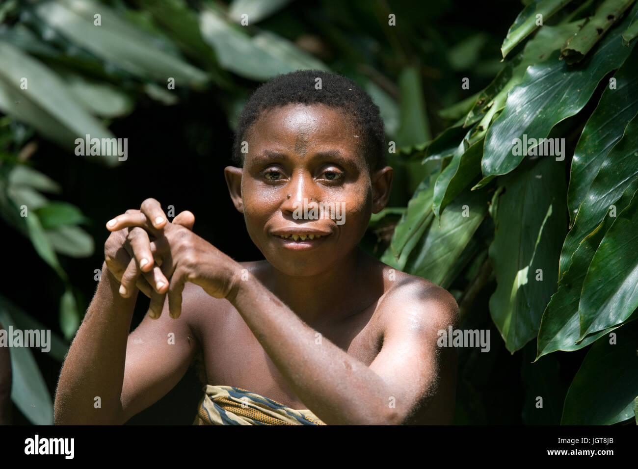 Pygmees du congo Banque de photographies et d’images à haute résolution ...