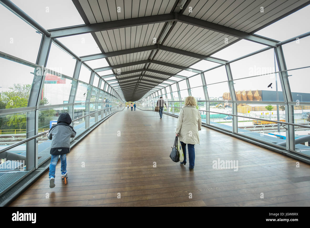 Frottmaning u bahn station in munich Banque de photographies et d’images à haute résolution - Alamy