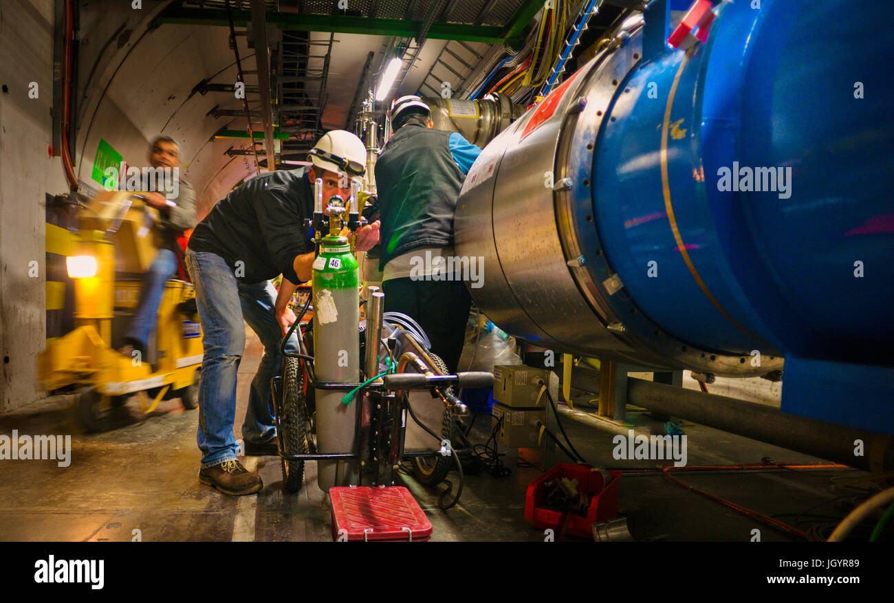Cern tunnel Banque de photographies et d’images à haute résolution - Alamy