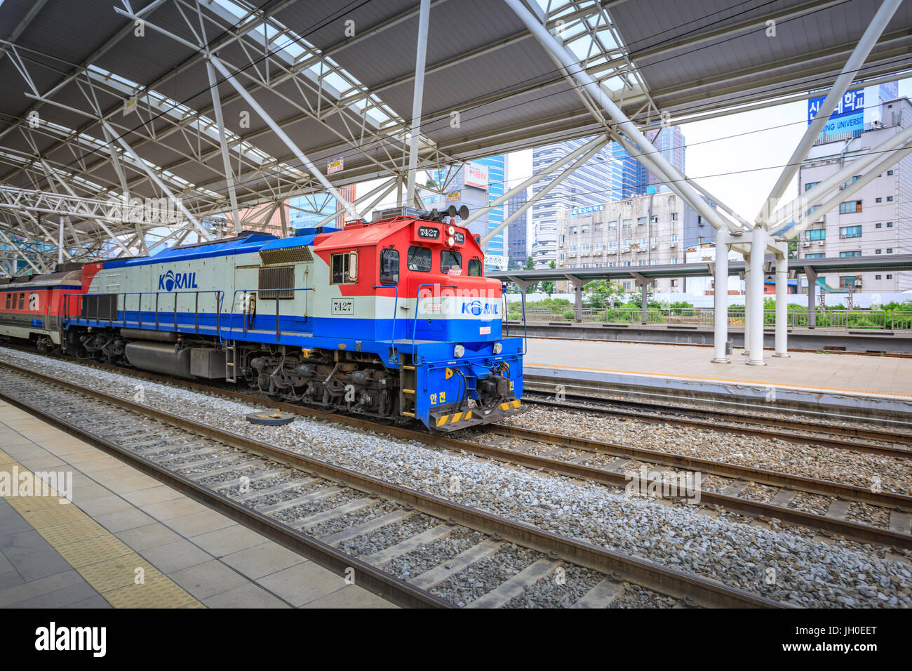 La gare de gyeongju ktx Banque de photographies et d’images à haute résolution - Alamy