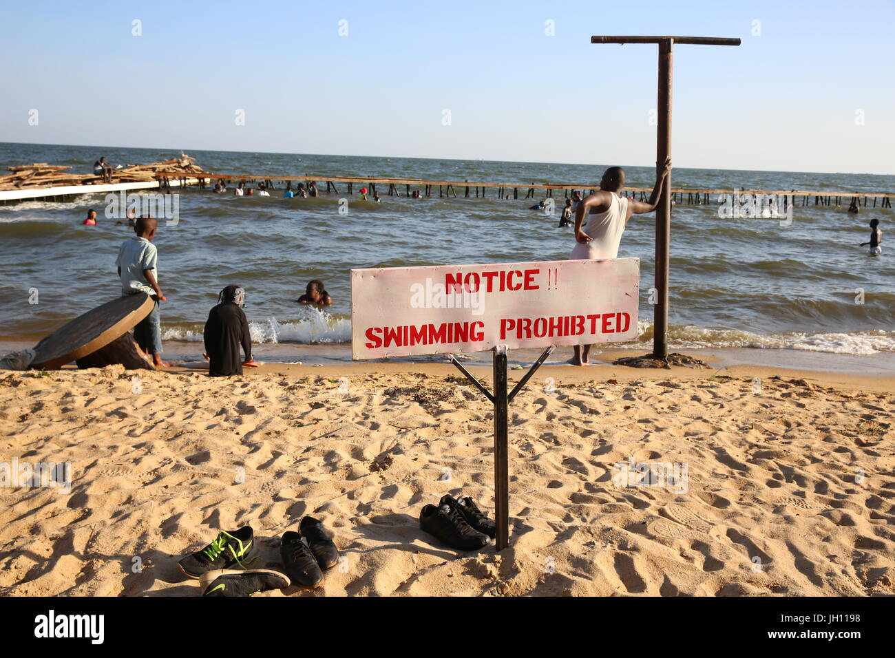 Entebbe uganda beach Banque de photographies et d’images à haute ...