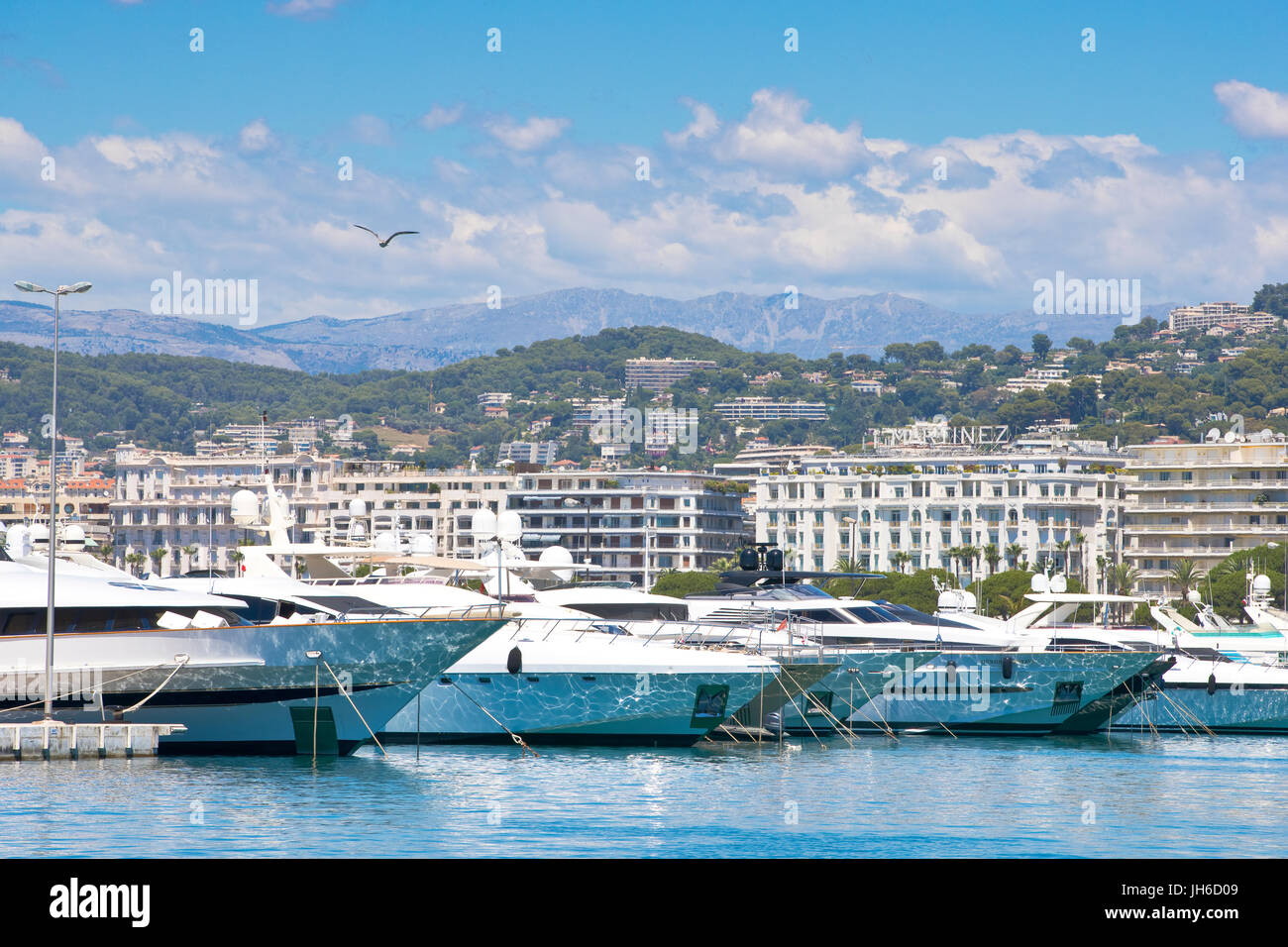 Port canto cannes Banque de photographies et d’images à haute résolution - Alamy