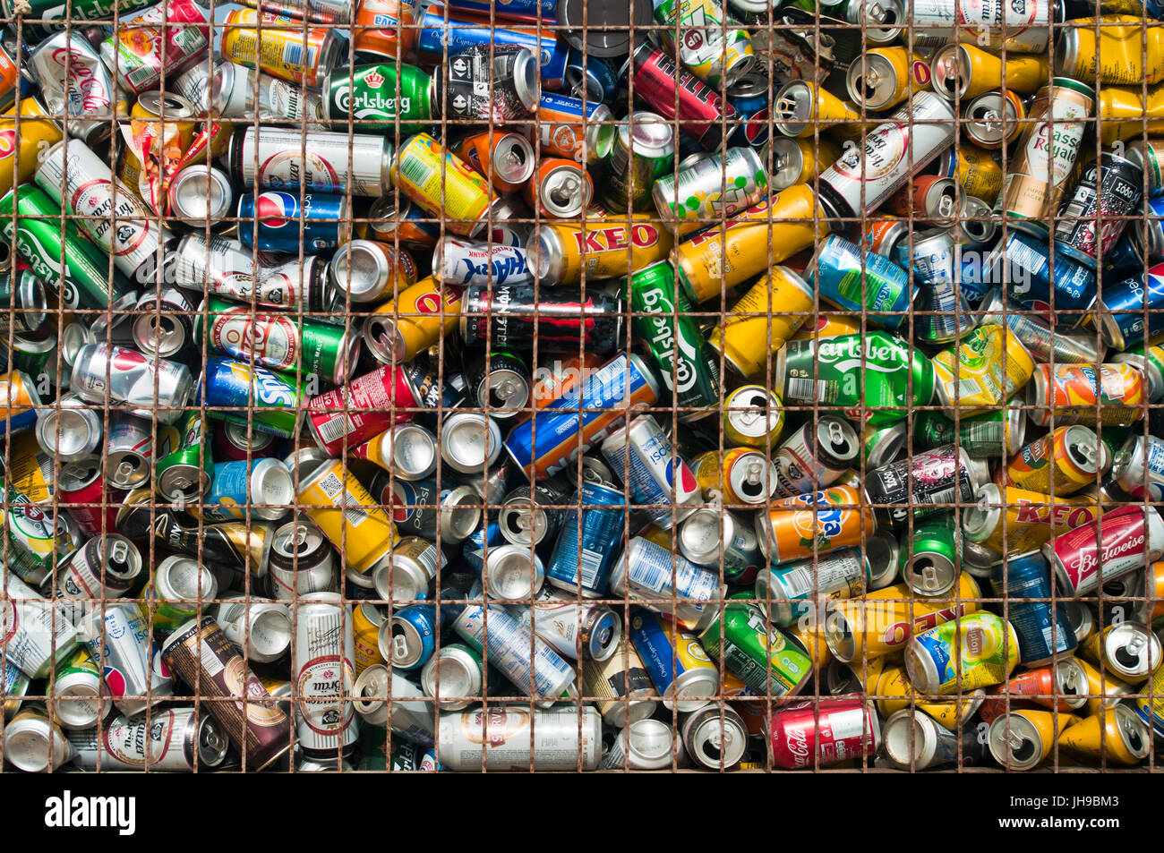 Canettes de boisson pour le recyclage Banque de photographies et d ...