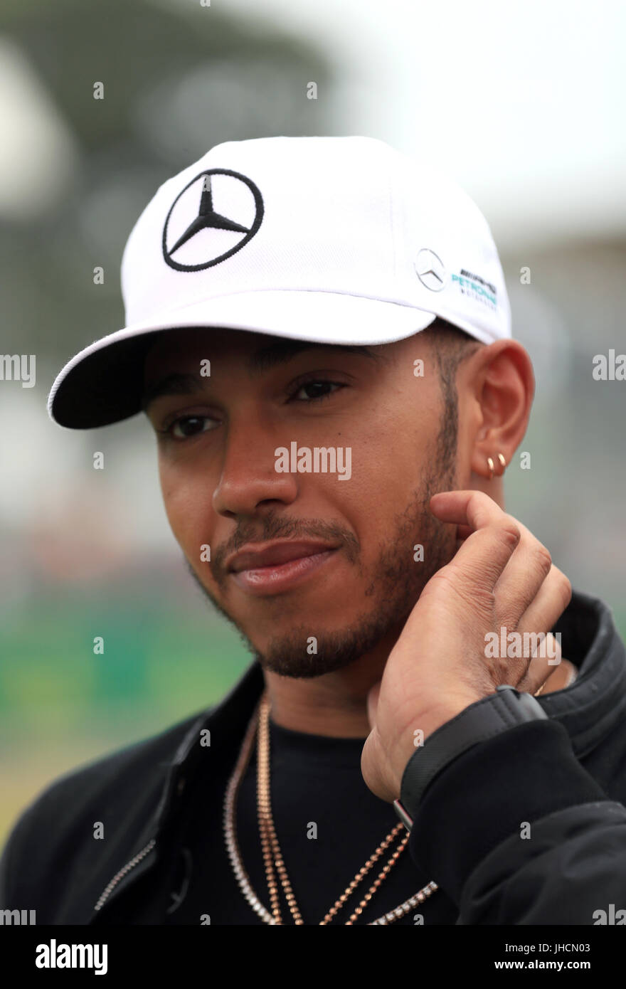 Mercedes lewis hamilton paddock day circuit silverstone Banque de ...