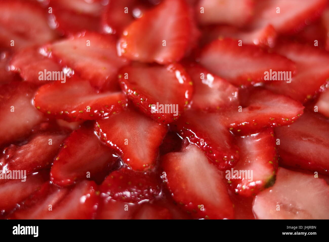 Garniture aux fraises en tranches. Gâteau au fromage aux fraises ...
