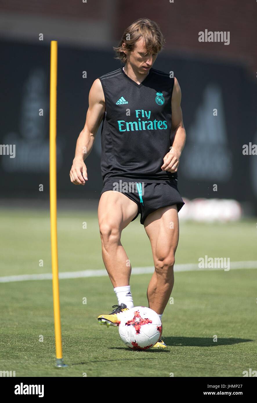 Luka modric training Banque de photographies et d’images à haute ...