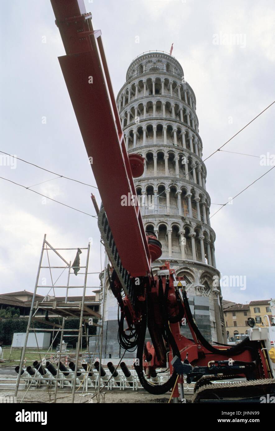 Leaning tower of pisa restoration Banque de photographies et d’images à ...