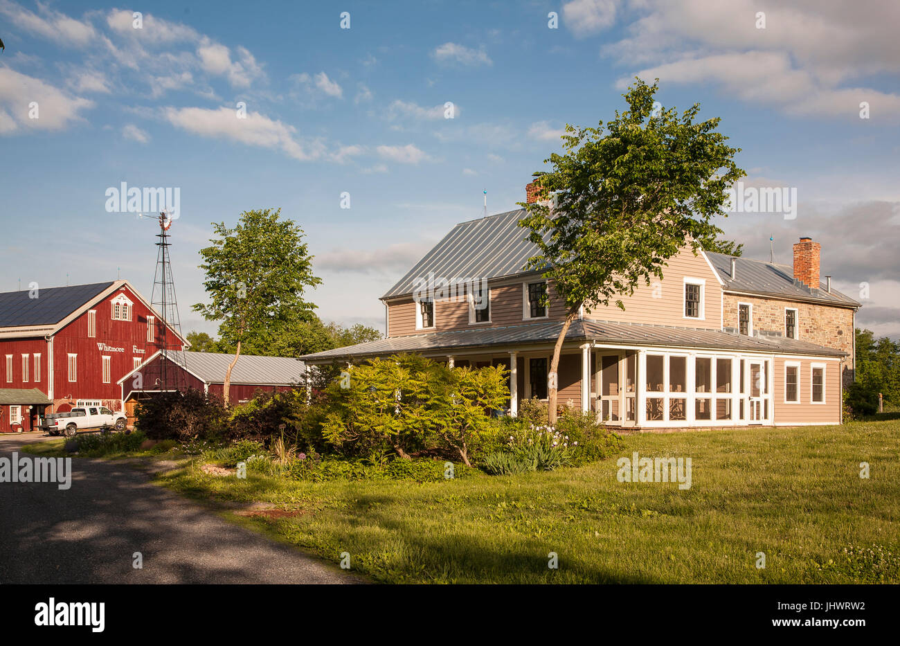 Maison de ferme rouge Banque de photographies et d’images à haute ...