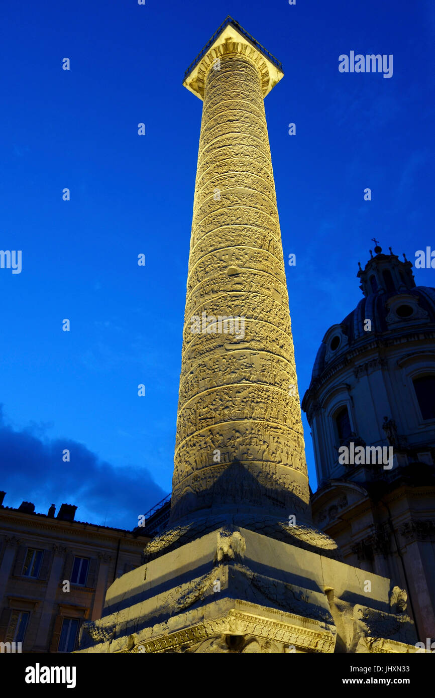 Forum de Trajan, le Forum Impérial de César et Agustus, la colonne ...