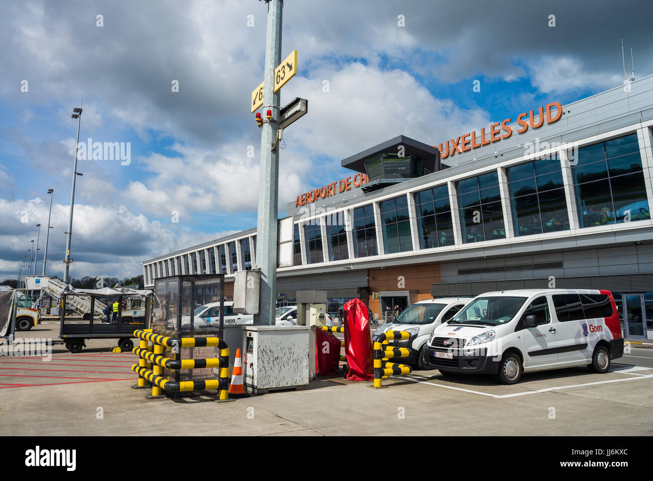 Aéroport de charleroi Banque de photographies et d’images à haute ...