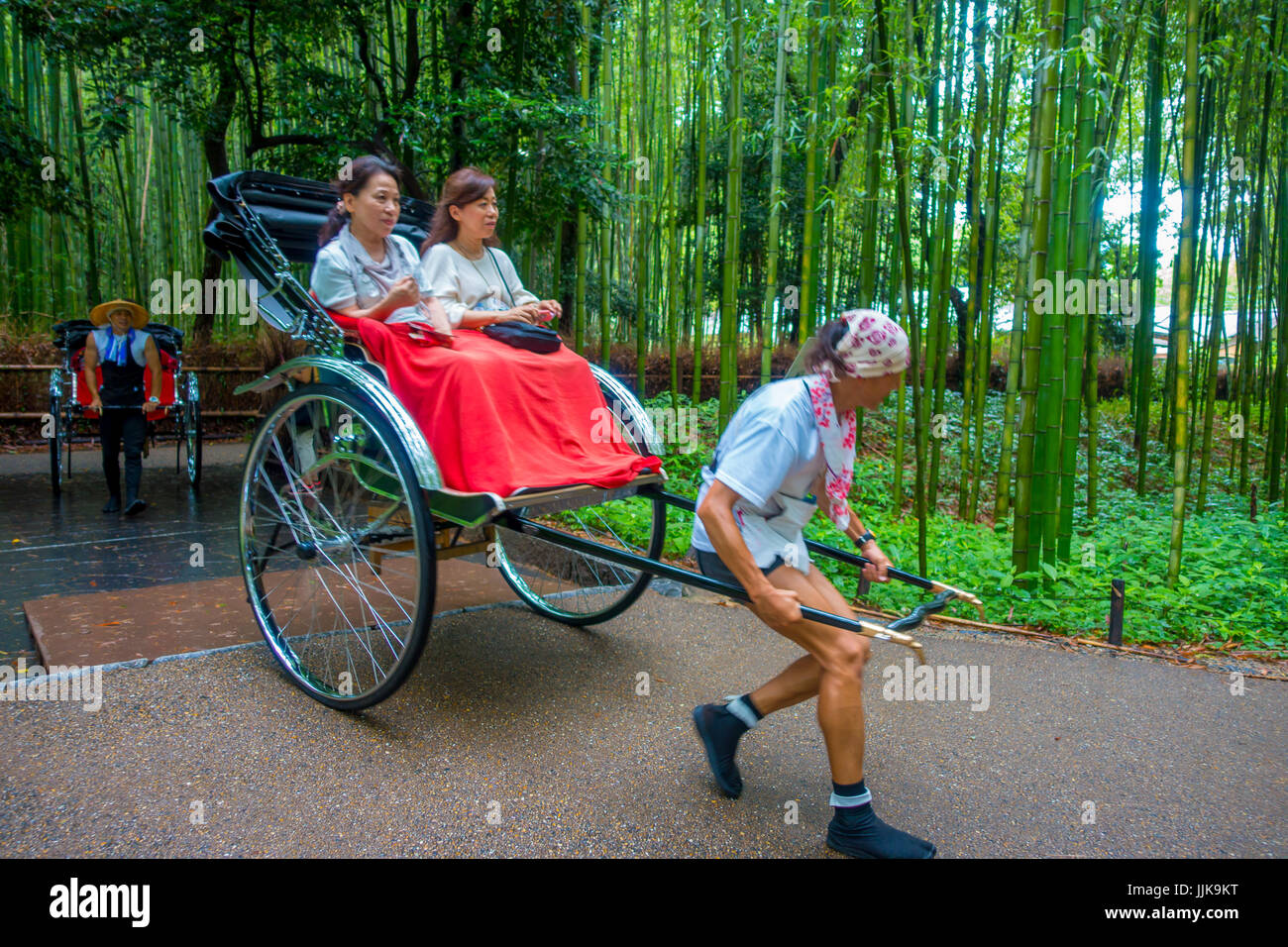 KYOTO, JAPON - Juillet 05, 2017 : personnes non identifiées dans un ...