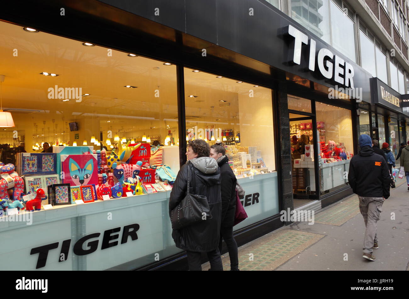 Tiger store Banque de photographies et d’images à haute résolution - Alamy