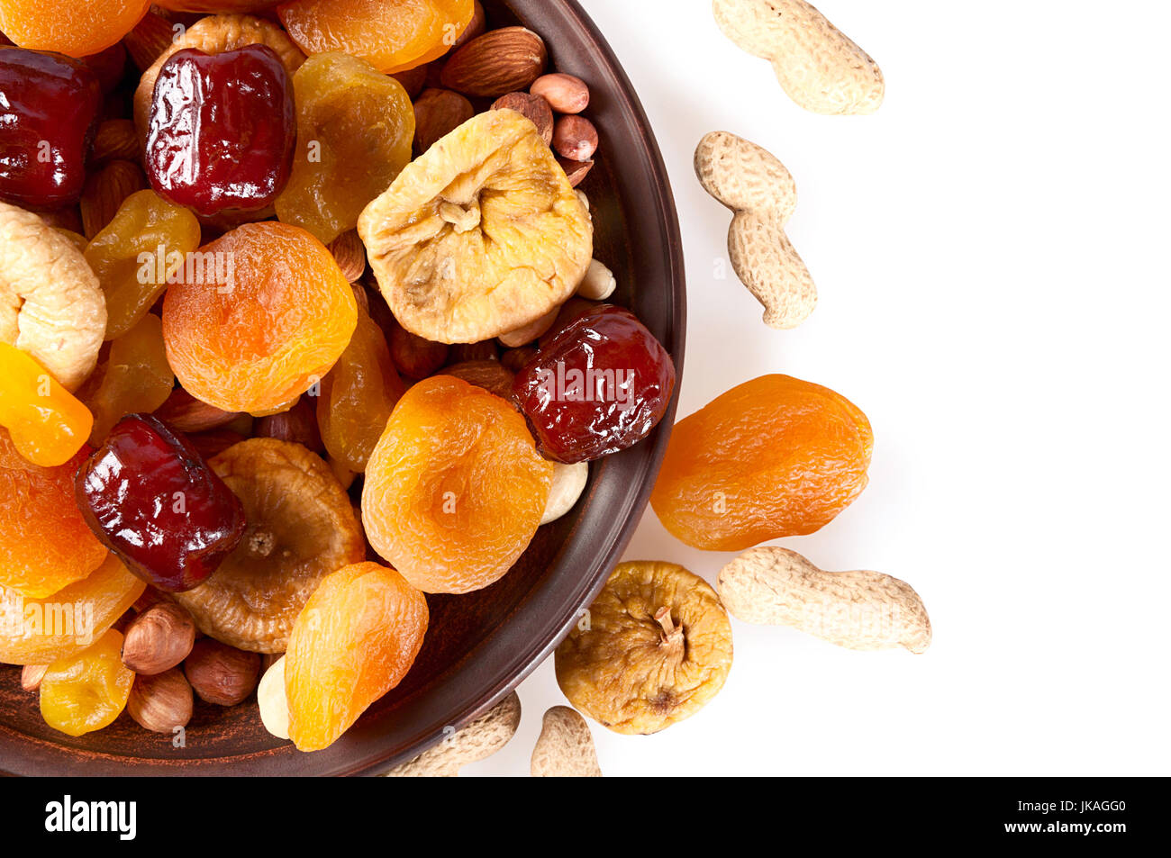 Fruits secs sur fond blanc Banque de photographies et d’images à haute ...