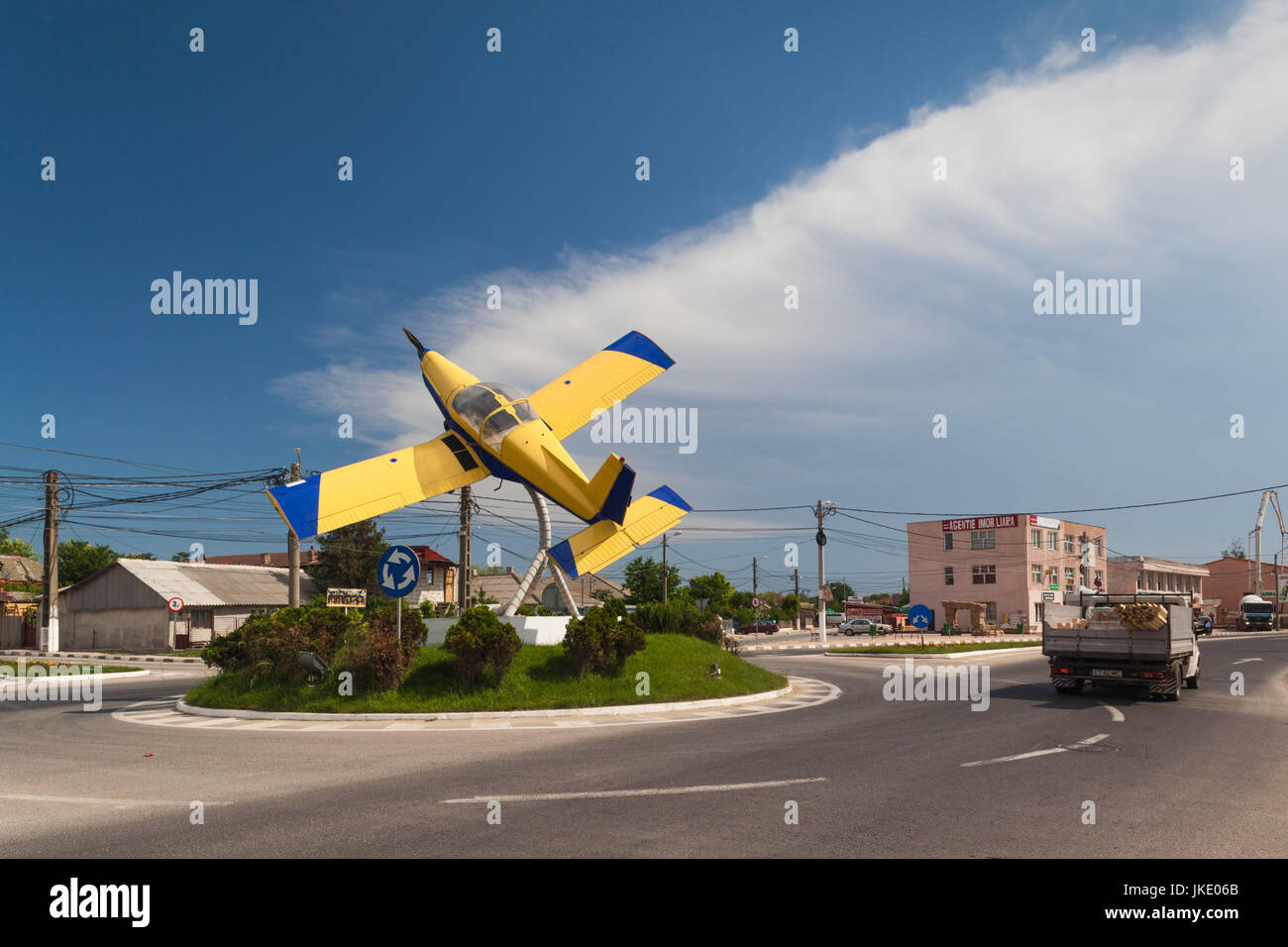 La Roumanie, la côte de la mer Noire, Tuzla, rond-point de l'avion ...