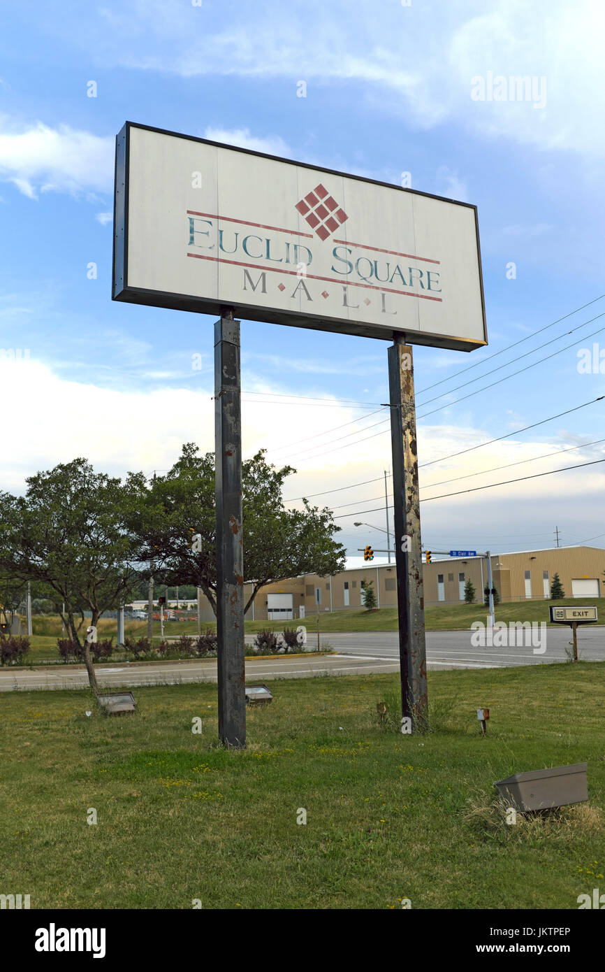 Entrée du centre commercial euclid square Banque de photographies et d ...