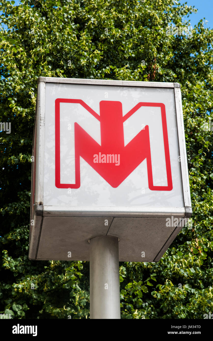 Le transport en commun metro lille Banque de photographies et d’images ...