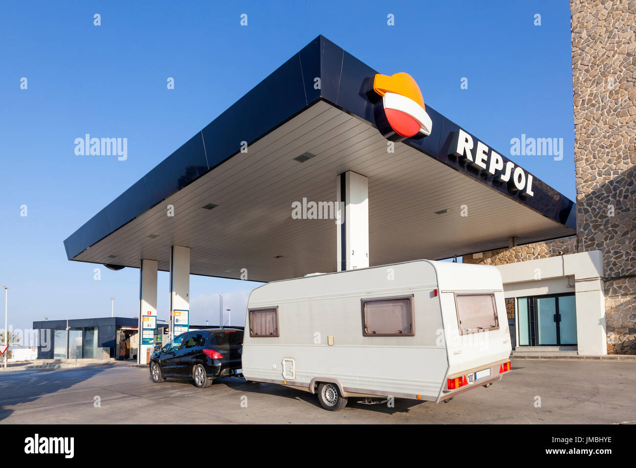 Station service repsol Banque de photographies et d’images à haute ...