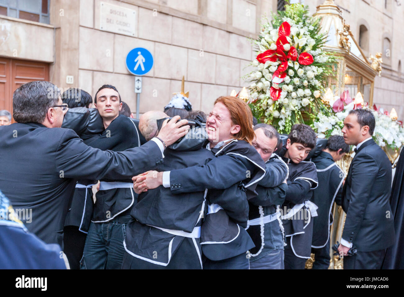 Hommes souffrant du christ Banque de photographies et d’images à haute ...