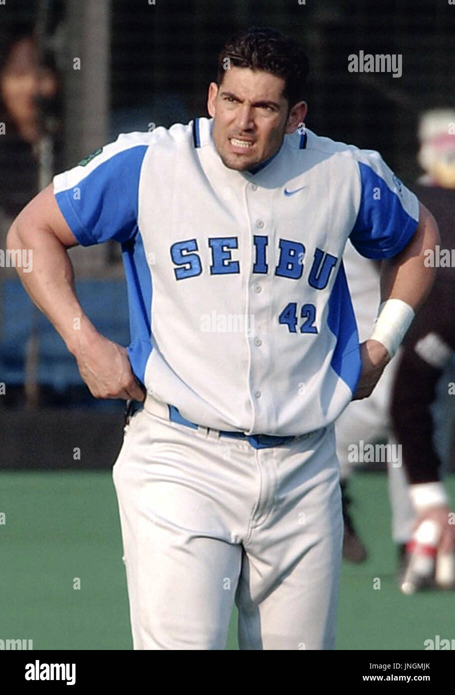 TOKYO, JAPON - Seibu Lions joueur Alex Cabrera réagit après avoir été ...