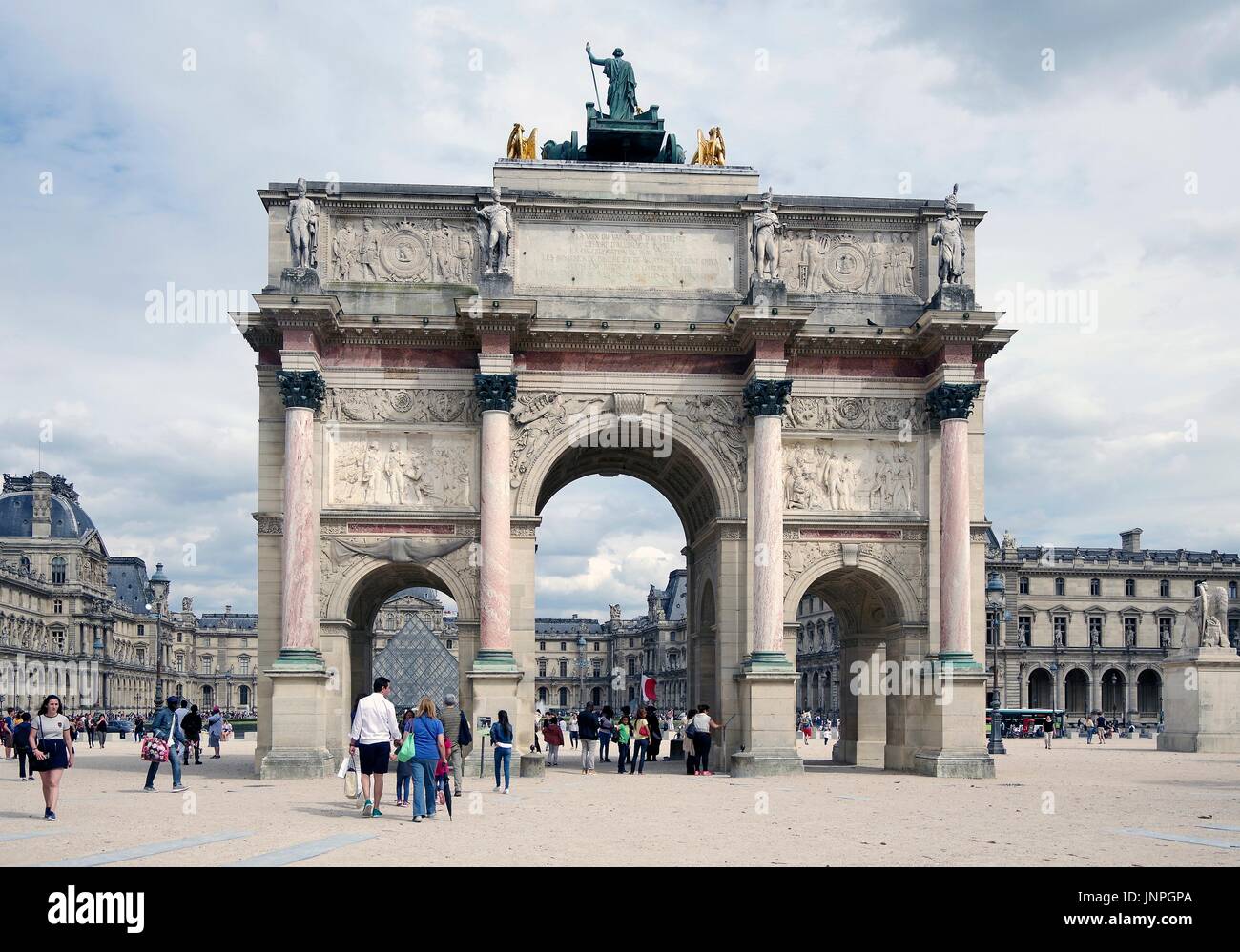 Paris, Arc de triomphe du Carrousel, à la place du Carrousel, dans le ...