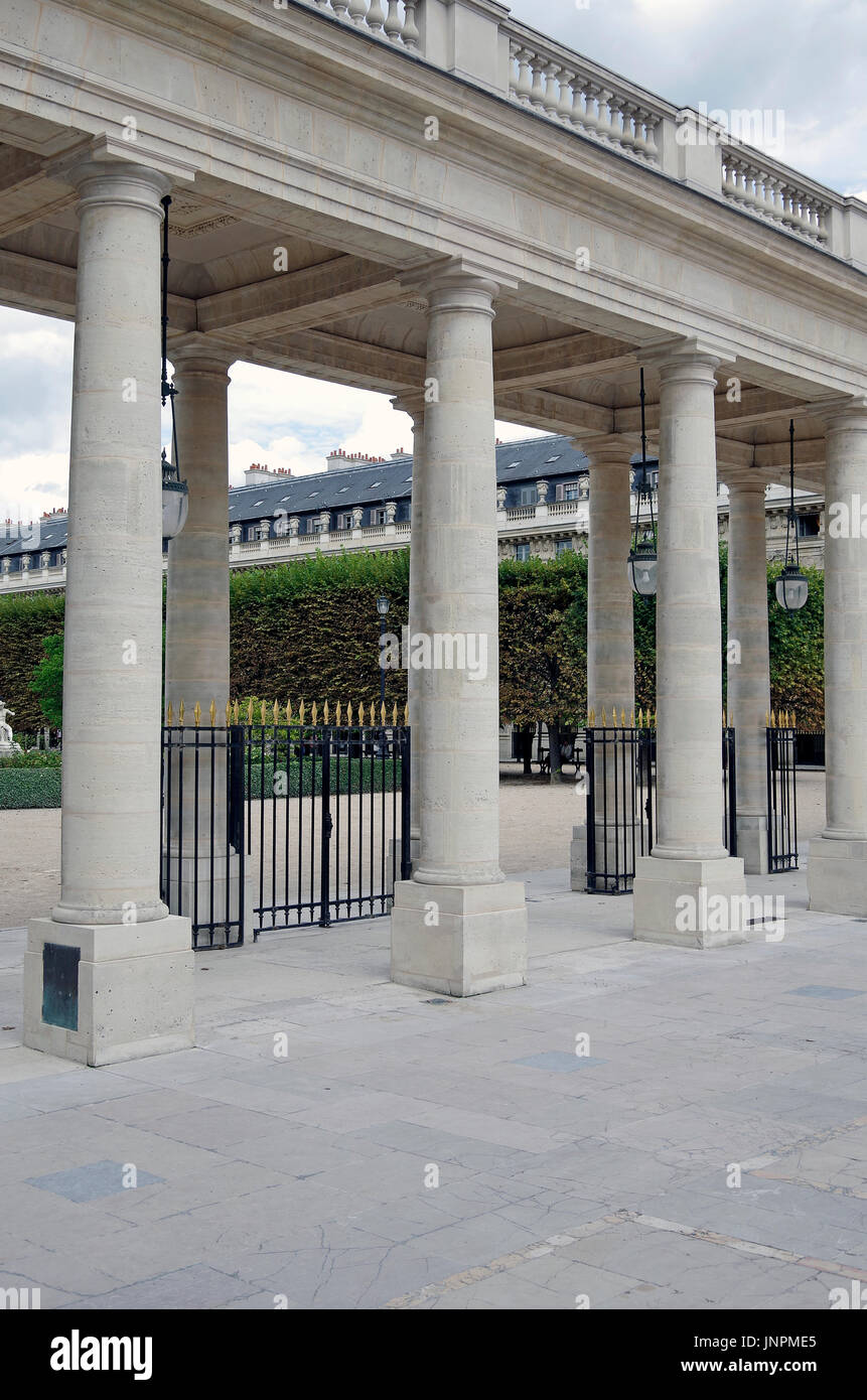 Colonnades à l'origine Banque de photographies et d’images à haute ...
