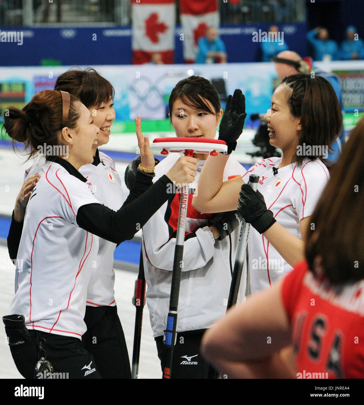 VANCOUVER, Canada - (de g) Mari Motohashi, Kotomi Ishizaki, Moe Meguro ...