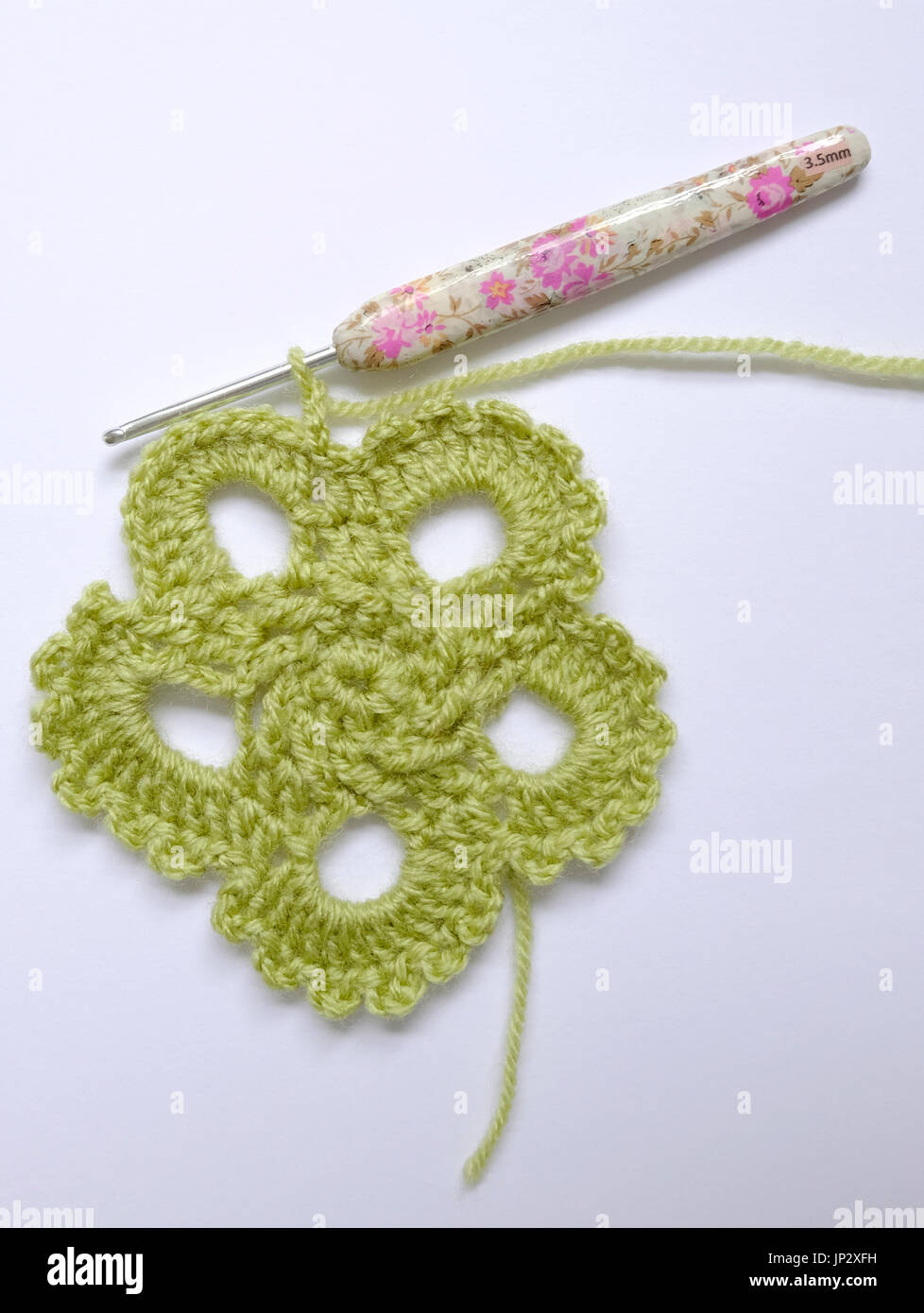 Vert au crochet Banque de photographies et d’images à haute résolution ...