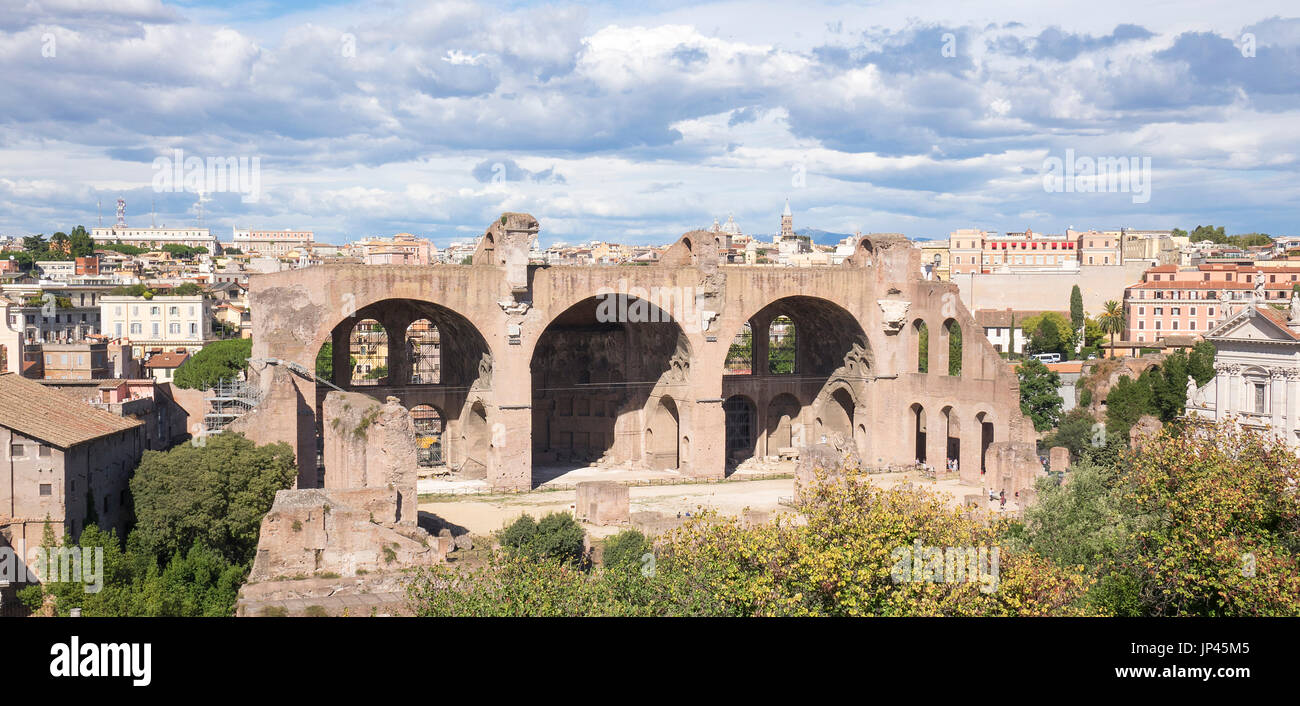 Basilica nova Banque de photographies et d’images à haute résolution ...