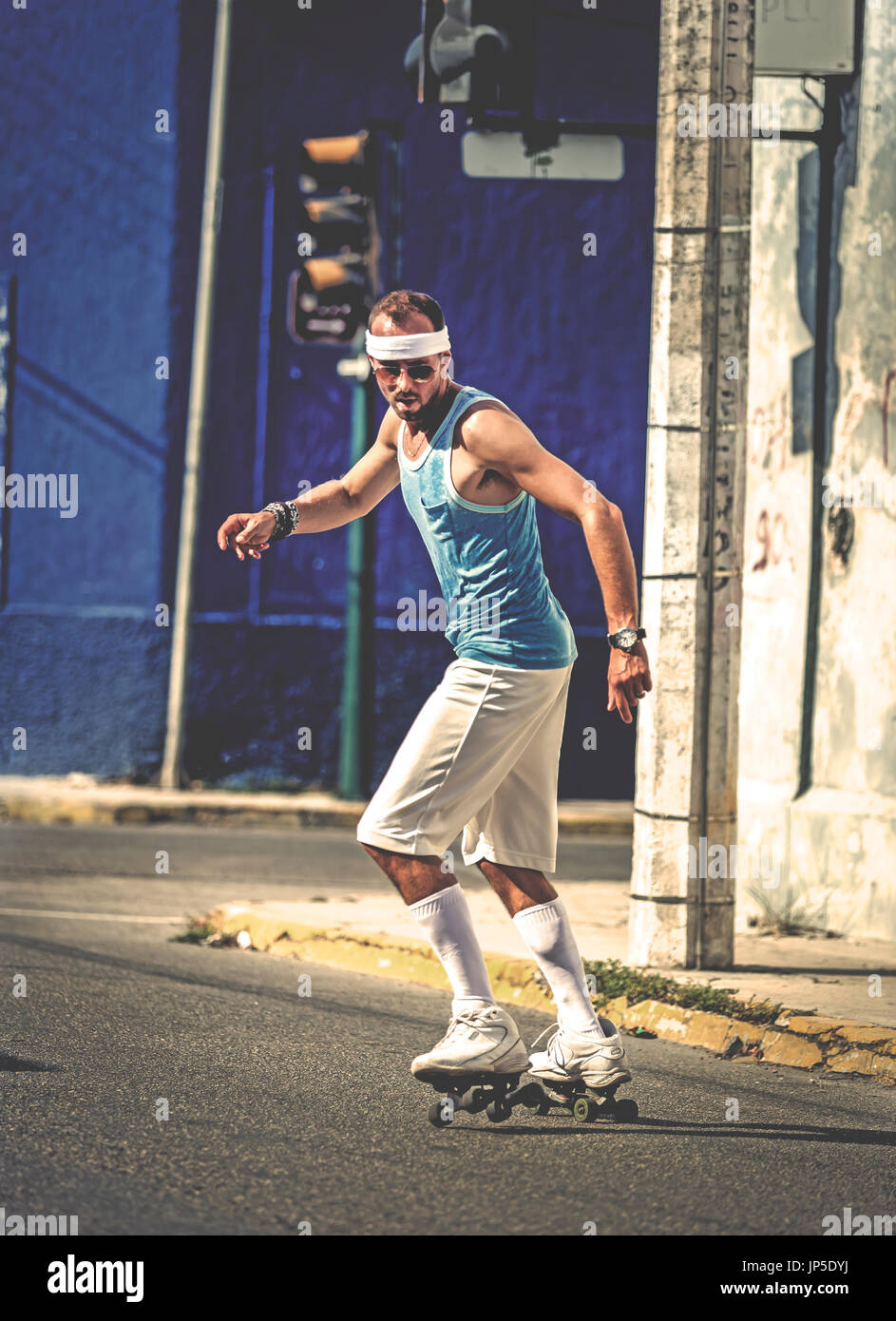 Man rollerskating Banque de photographies et d’images à haute ...