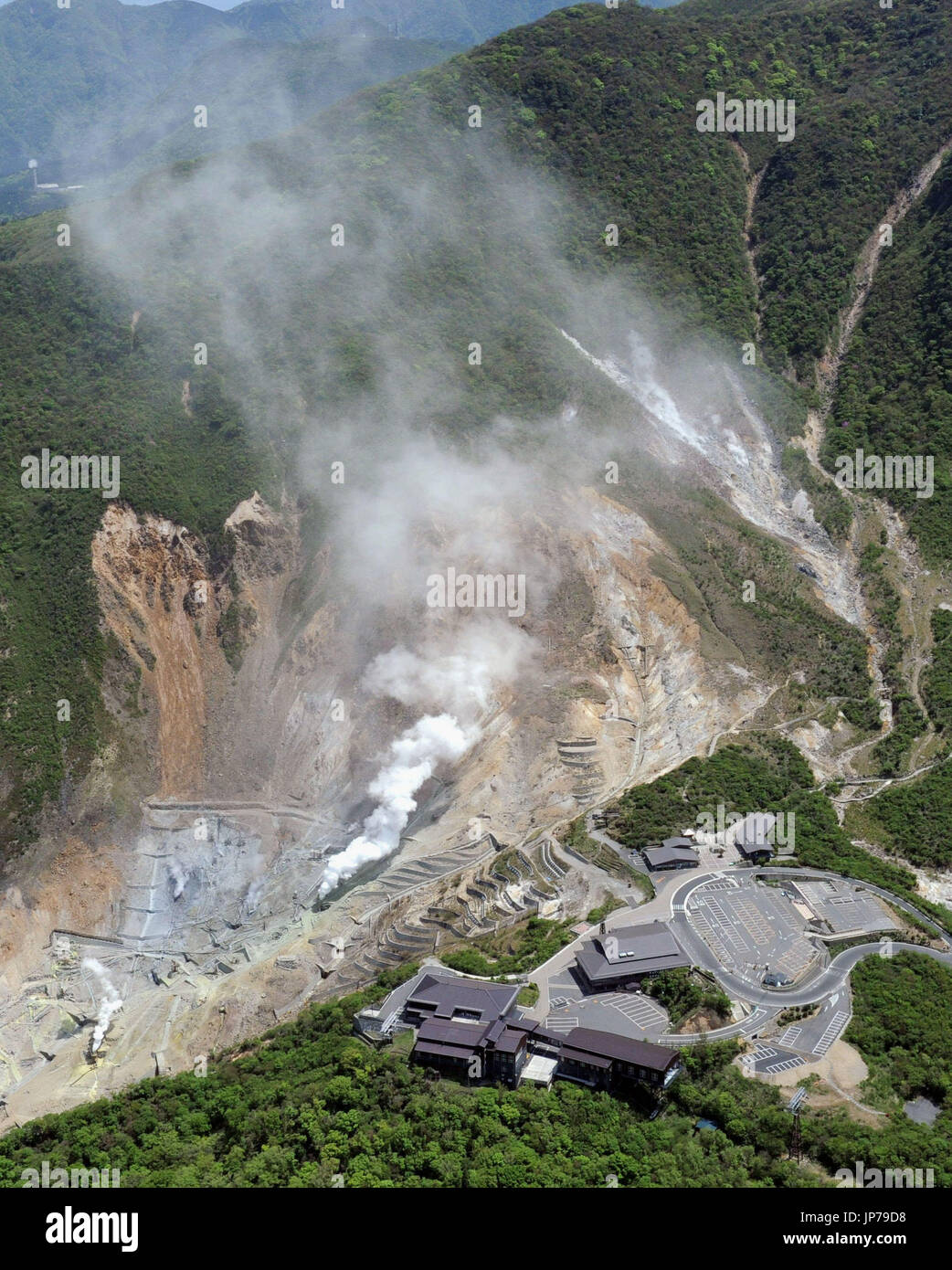 Photo prise depuis un hélicoptère Kyodo News le 11 mai 2015, montre qui ...