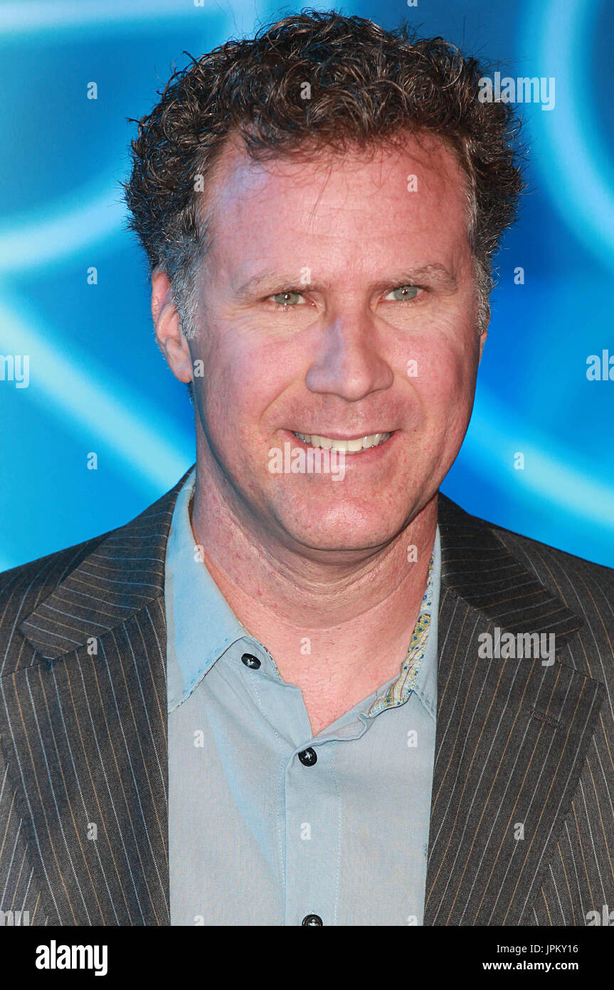 L'acteur Will Ferrell arrive à la première mondiale de Walt Disney's ...