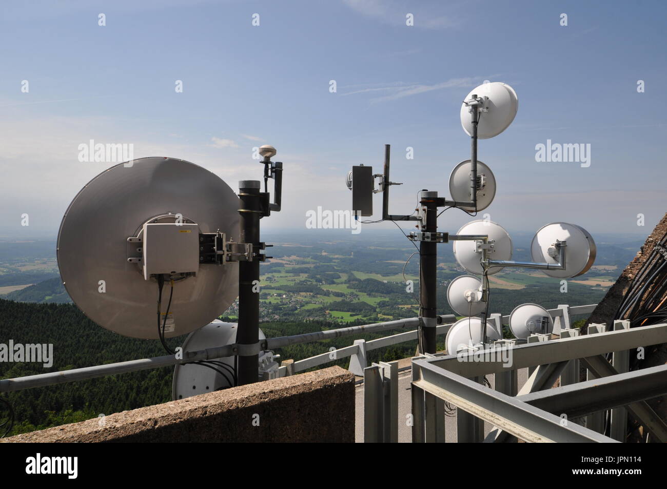 Antennes de transmission micro ondes Banque de photographies et d ...