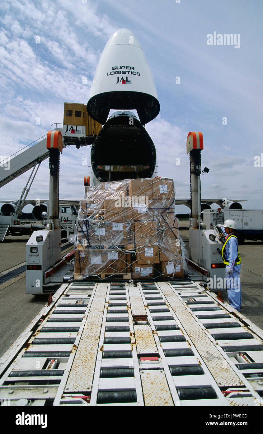 Boeing 747 cargo loading Banque de photographies et d’images à haute ...
