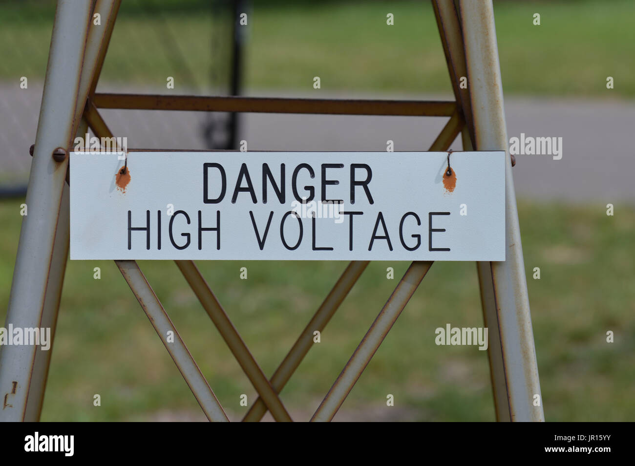 High voltage sign Banque de photographies et d’images à haute ...