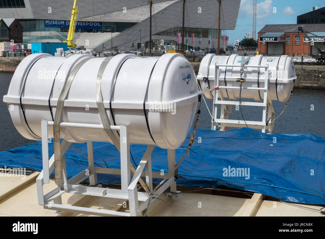 Bateaux radeau de sauvetage Banque de photographies et d’images à haute ...