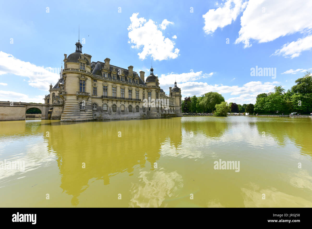 Chantilly castle statue Banque de photographies et d’images à haute ...